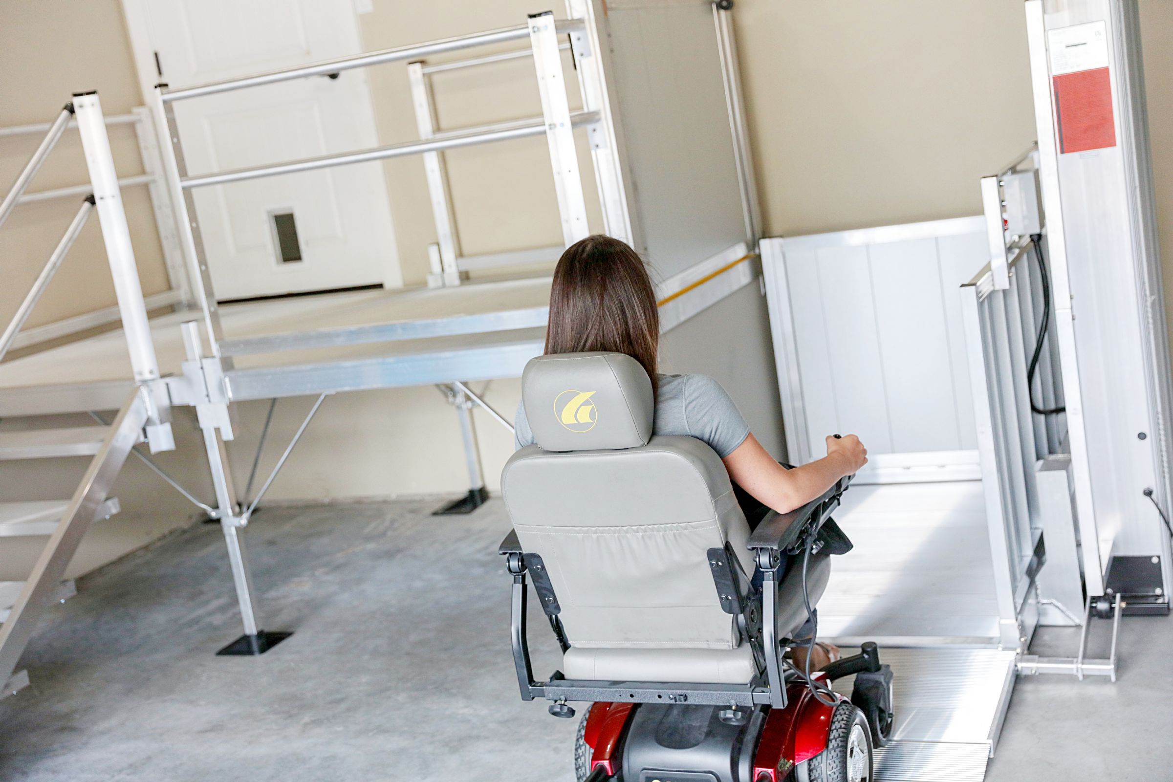 Outdoor Vertical Platform Lift