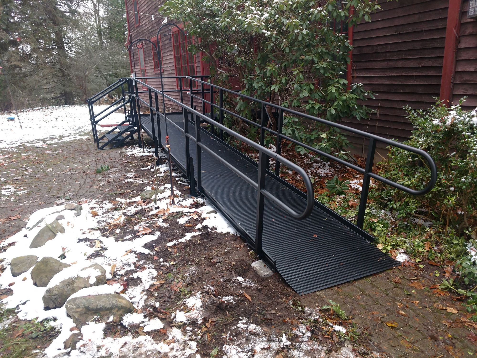 Liberty Aluminum Solid-Surface Modular Ramp - Black Powdercoat