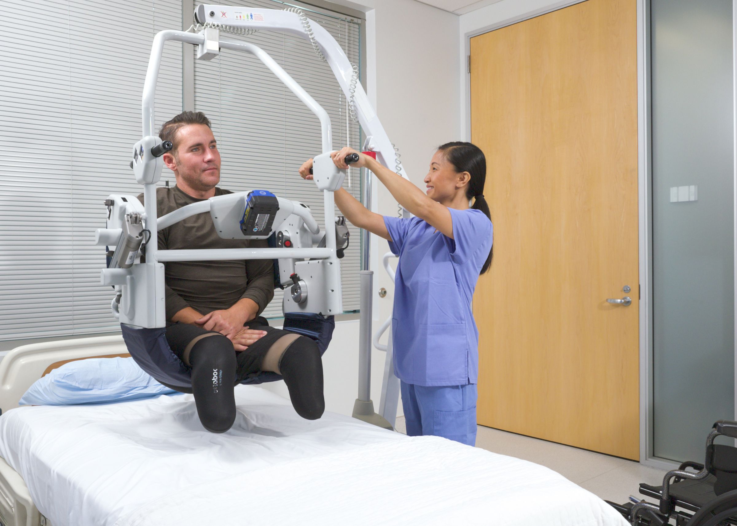 UpLyft Patient Transfer Lift, Supports Both Independent and Caregiver ...