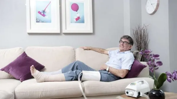 Venous Leg Ulcers: Treating Chronic Leg Wounds with the Latest At-Home ...