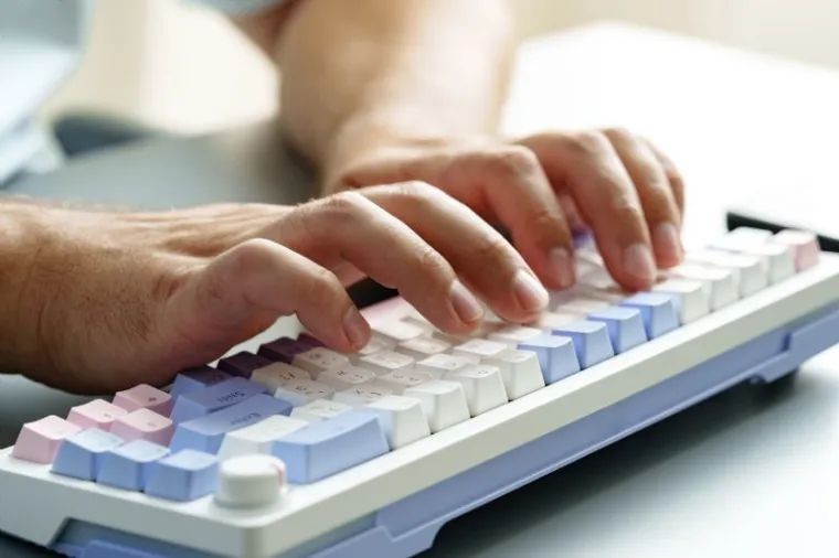 How Do Color-Coded Keyboards Help With Typing and Learning?