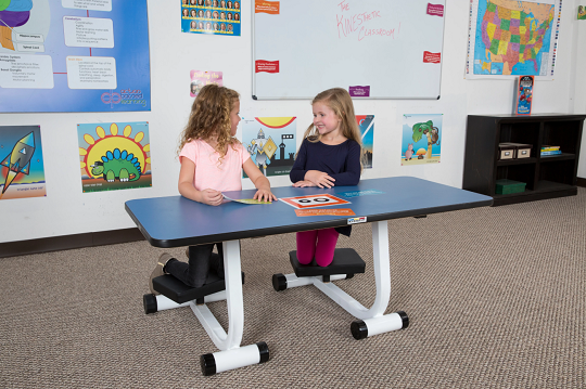 KidsFit Kinesthetic Classroom Kneel N Spin Desk