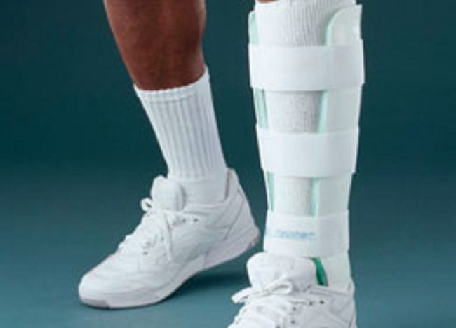 Leg Brace for Stress Fractures with Anterior Tibial Support